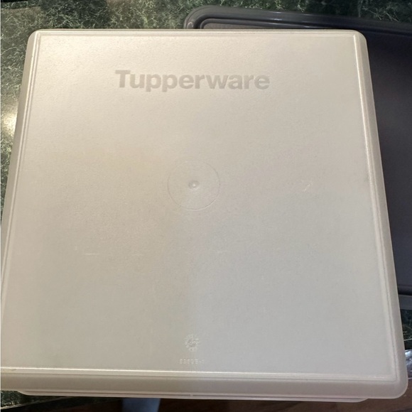 Tupperware | Kitchen | Tupperware Vintage 9x9 Food Storage Container | Poshmark